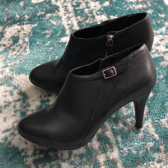 me too | Shoes | Cutest Me Too Black Leather Ankle Boots Sz 85 | Poshmark
